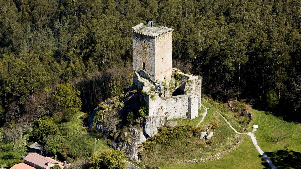 Diez castillos de Galicia que debes visitar