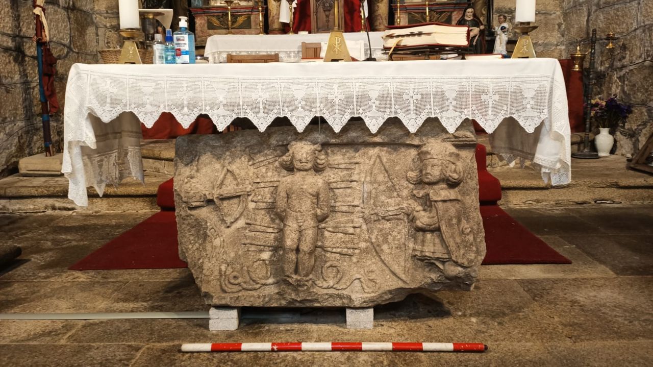 El cura de Campo Lameiro descubre un baldaquino del siglo XVI en una ... El cura de Campo Lameiro descubre un baldaquino del siglo XVI en una ...
