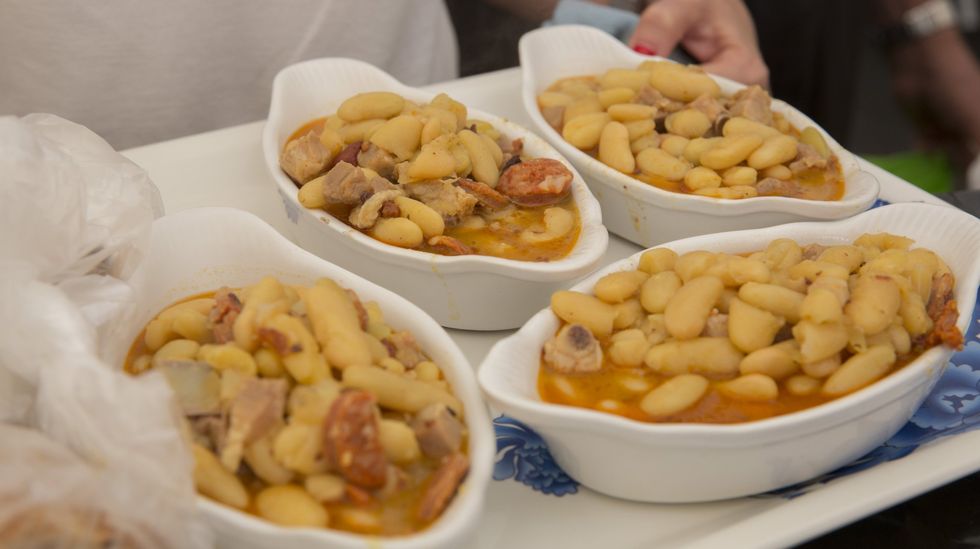 Fabada «quentiña e apetitosa» en Paiosaco, este domingo
