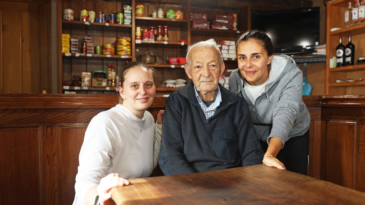 La taberna de una aldea de Baralla que resiste desde 1753