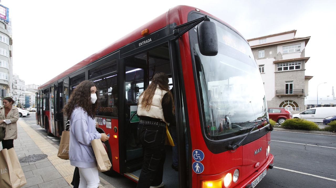 Tourist guide: how to get around Galicia by public transport